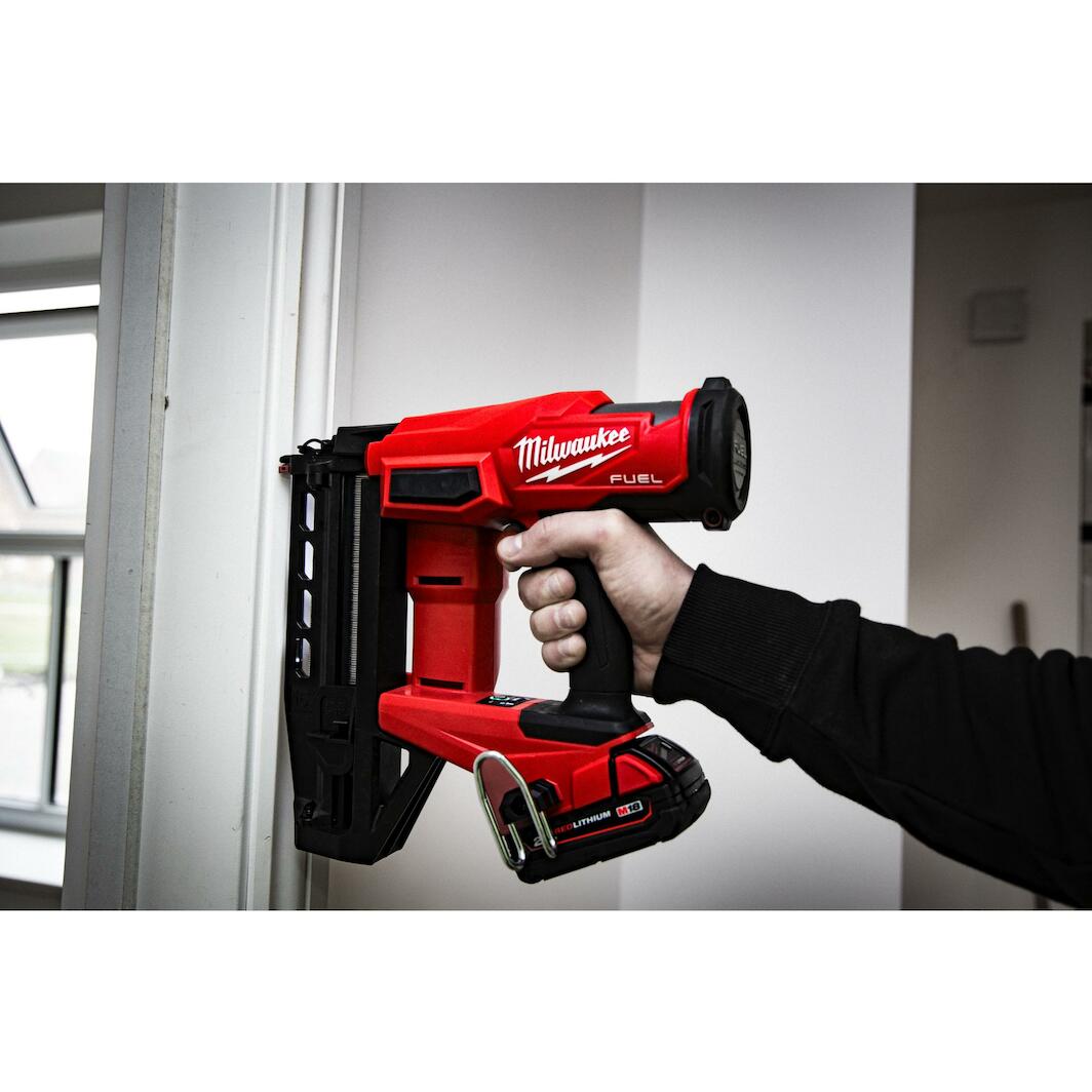 MILWAUKEE M18 FN16GS-0X FUEL rechte accu-afwerkingstacker 16Ga in HD ...