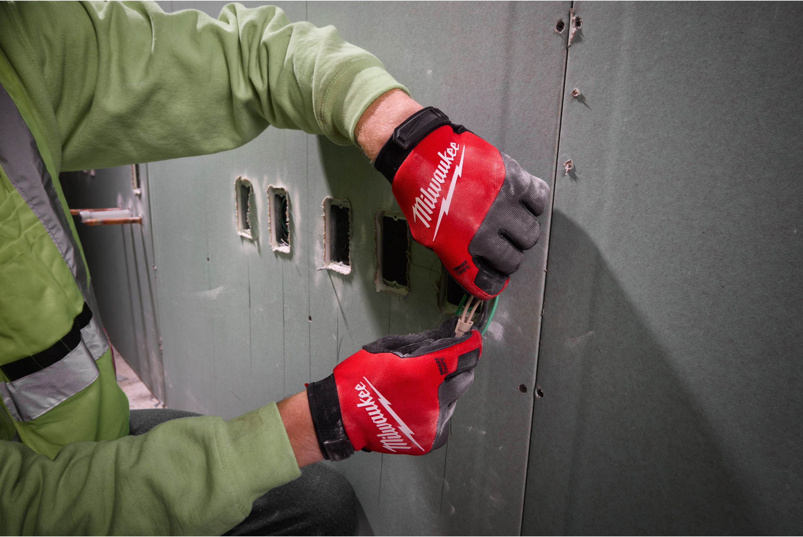 MILWAUKEE PERFORMANCE gloves, black/red, pair - 4932498496 Glove size ...