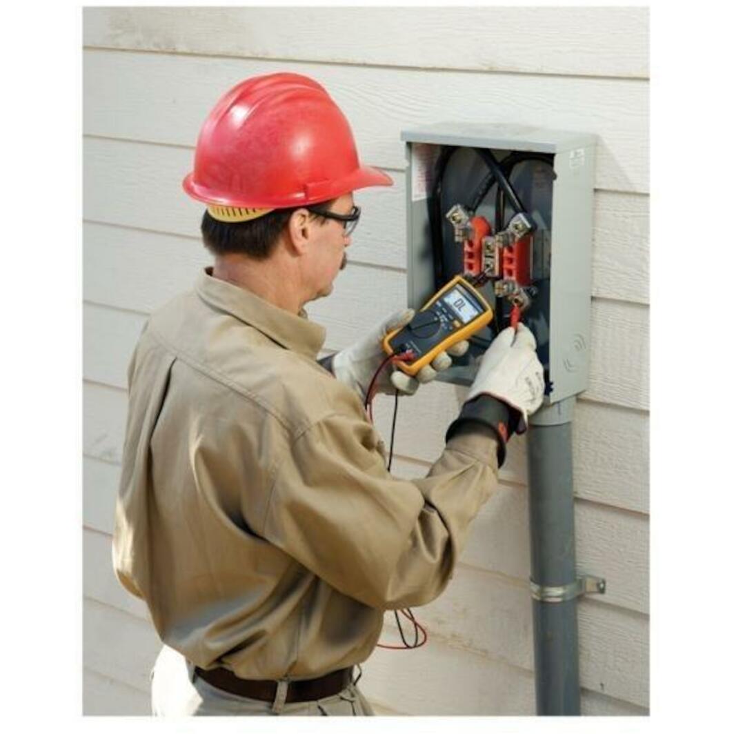 FLUKE 113 RMS multimètre numérique compact avec VCHEK - 3088053 | Klium