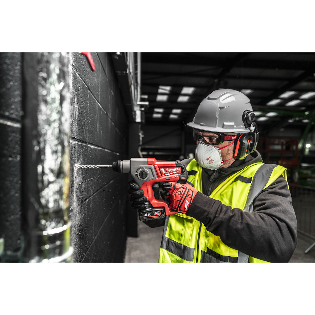 MILWAUKEE 4932493433 compact safety goggles ventilated clear | Klium