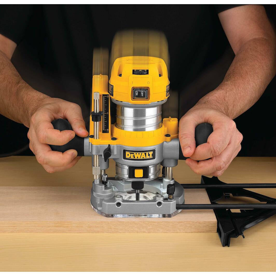 Dewalt D26203 Qs Toupie Plongeante 8mm 900w En Boîte Klium